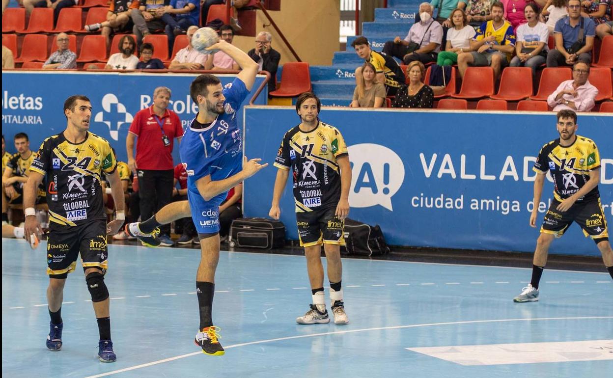Balonmano: Álvaro Martínez se hace centenario con el Recoletas ... Balonmano: Álvaro Martínez se hace centenario con el Recoletas ...